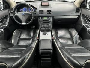 Black Volvo XC90 2006 in Riga, with an engine capacity of 2.40 L and mileage of 340 thousand km for 5100 €, photo 16 on AUTOMOTO.COM.LV