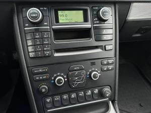 Black Volvo XC90 2006 in Riga, with an engine capacity of 2.40 L and mileage of 340 thousand km for 5100 €, photo 17 on AUTOMOTO.COM.LV