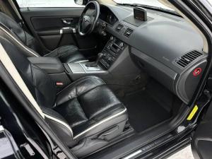 Black Volvo XC90 2006 in Riga, with an engine capacity of 2.40 L and mileage of 340 thousand km for 5100 €, photo 21 on AUTOMOTO.COM.LV