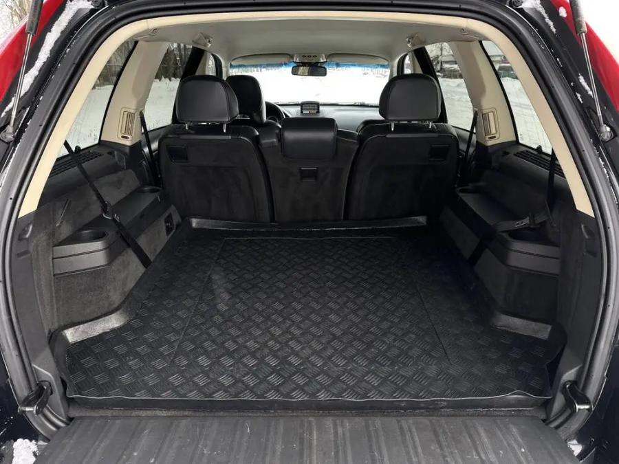 Black Volvo XC90 2006 in Riga, with an engine capacity of 2.40 L and mileage of 340 thousand km for 5100 €, photo 25 on AUTOMOTO.COM.LV