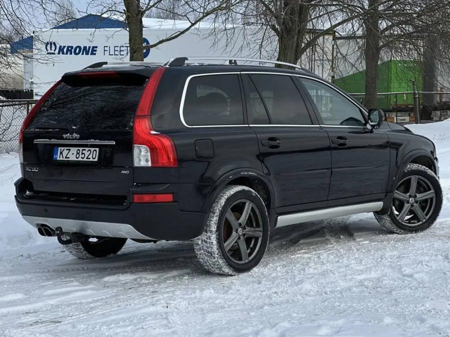 Black Volvo XC90 2006 in Riga, with an engine capacity of 2.40 L and mileage of 340 thousand km for 5100 €, photo 27 on AUTOMOTO.COM.LV