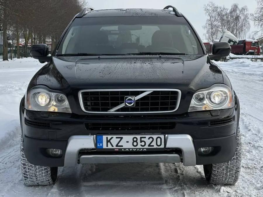 Black Volvo XC90 2006 in Riga, with an engine capacity of 2.40 L and mileage of 340 thousand km for 5100 €, photo 28 on AUTOMOTO.COM.LV