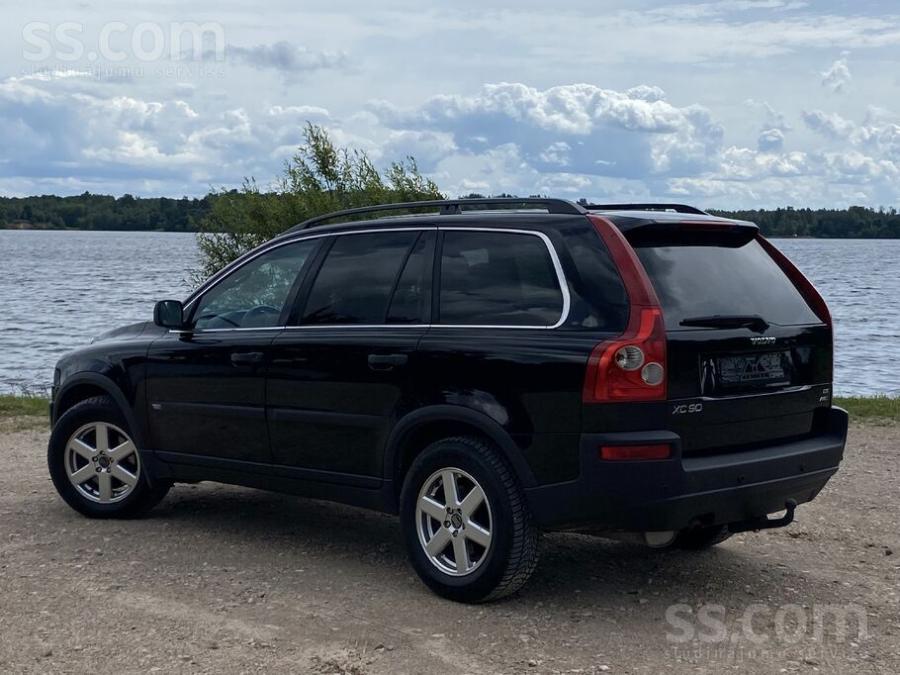 Black Volvo XC90 2006 in Riga, with an engine capacity of 2.40 L and mileage of 333 thousand km for 5250 €, photo 10 on AUTOMOTO.COM.LV
