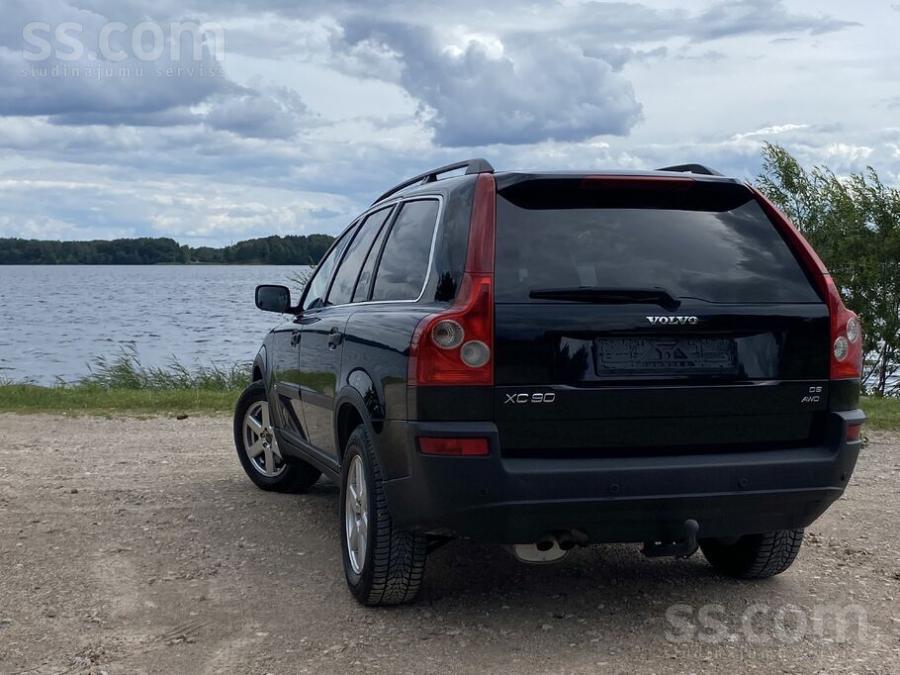 Black Volvo XC90 2006 in Riga, with an engine capacity of 2.40 L and mileage of 333 thousand km for 5250 €, photo 13 on AUTOMOTO.COM.LV