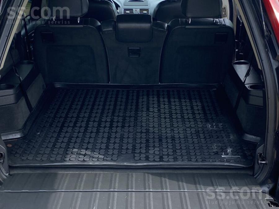 Black Volvo XC90 2006 in Riga, with an engine capacity of 2.40 L and mileage of 333 thousand km for 5250 €, photo 14 on AUTOMOTO.COM.LV