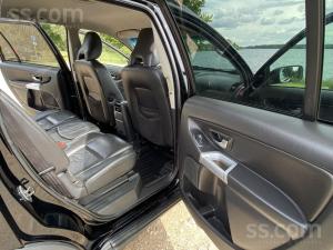 Black Volvo XC90 2006 in Riga, with an engine capacity of 2.40 L and mileage of 333 thousand km for 5250 €, photo 17 on AUTOMOTO.COM.LV