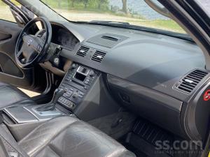 Black Volvo XC90 2006 in Riga, with an engine capacity of 2.40 L and mileage of 333 thousand km for 5250 €, photo 18 on AUTOMOTO.COM.LV