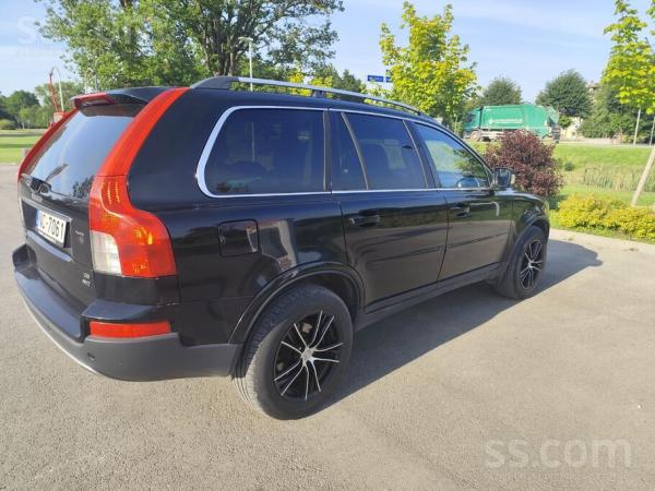 Melns Volvo XC90 2006 Jelgava, ar dzinēja tilpumu 2.40 L un nobraukumu 301 tūkst. km par 6000 €, foto 3 vietnē AUTOMOTO.COM.LV