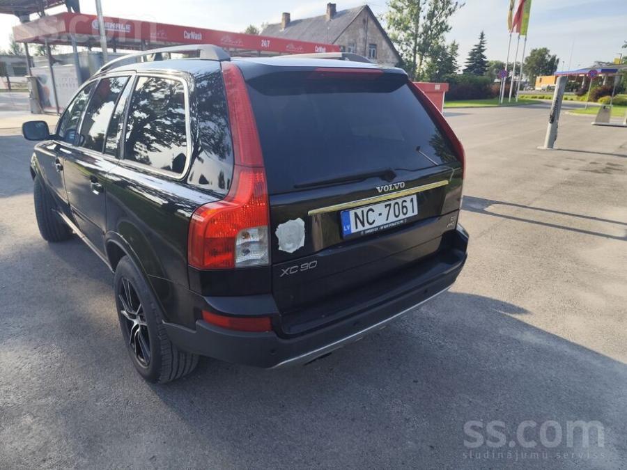 Melns Volvo XC90 2006 Jelgava, ar dzinēja tilpumu 2.40 L un nobraukumu 301 tūkst. km par 6000 €, foto 9 vietnē AUTOMOTO.COM.LV