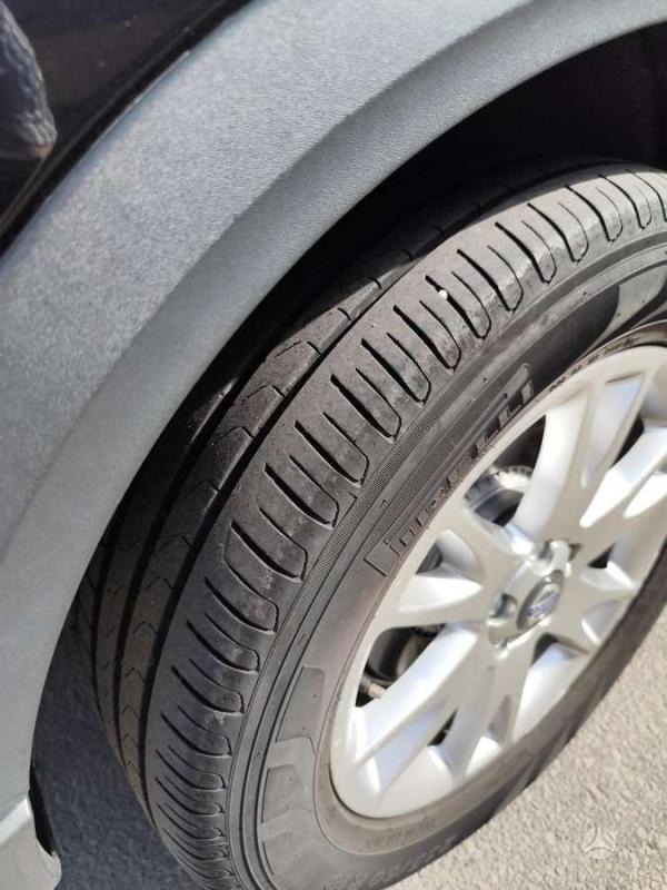 Melns Volvo XC90 2006 Radviliškis, ar dzinēja tilpumu 2.40 L un nobraukumu 300 tūkst. km par 5500 €, foto 6 vietnē AUTOMOTO.COM.LV