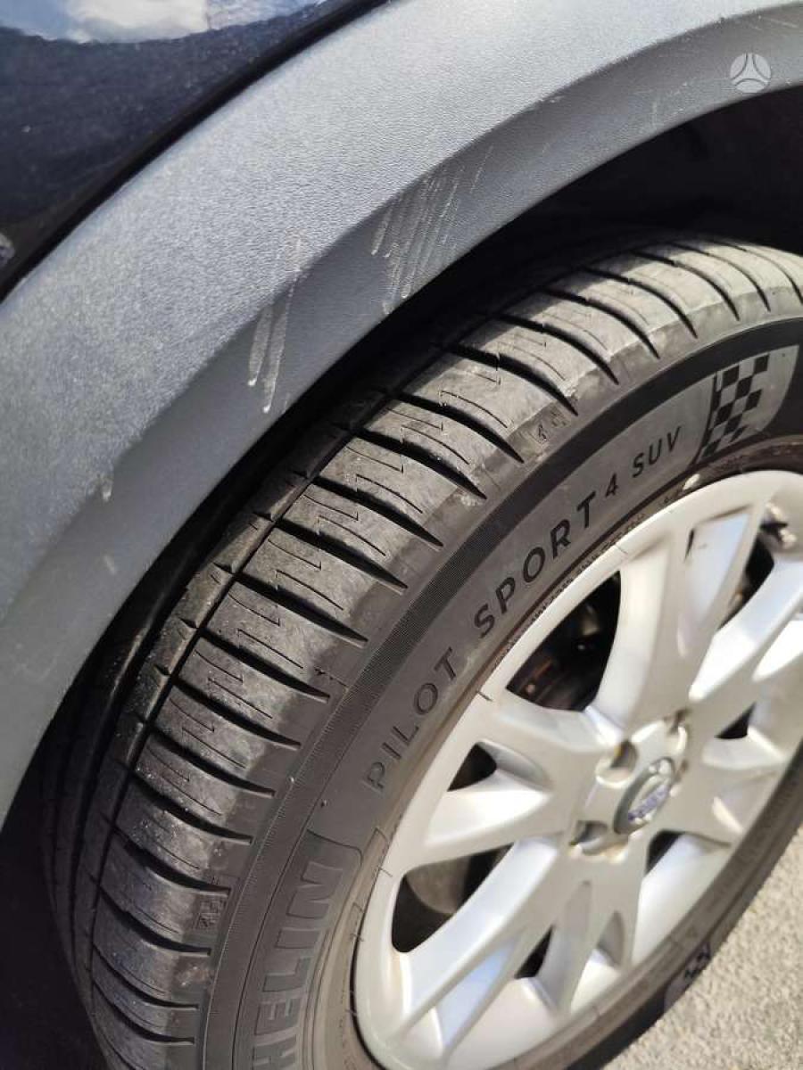 Melns Volvo XC90 2006 Radviliškis, ar dzinēja tilpumu 2.40 L un nobraukumu 300 tūkst. km par 5500 €, foto 9 vietnē AUTOMOTO.COM.LV