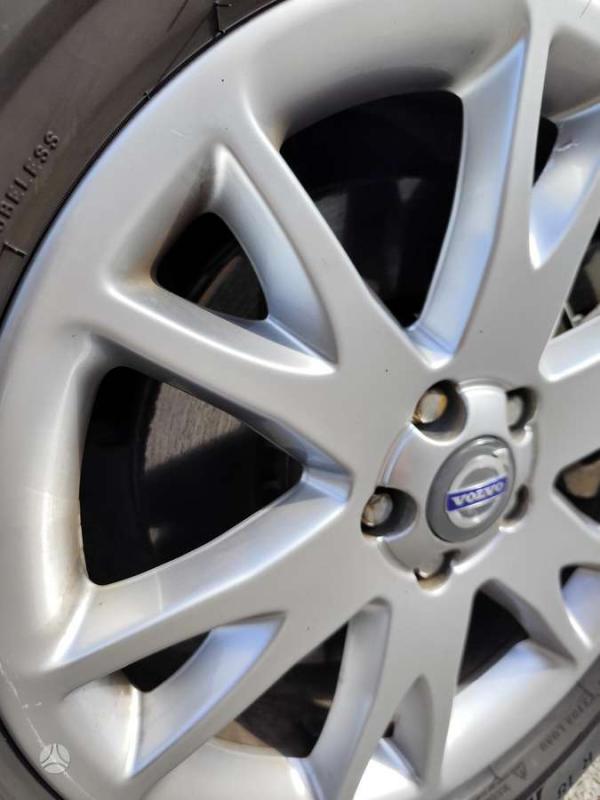 Melns Volvo XC90 2006 Radviliškis, ar dzinēja tilpumu 2.40 L un nobraukumu 300 tūkst. km par 5500 €, foto 9 vietnē AUTOMOTO.COM.LV