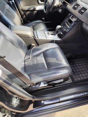 Melns Volvo XC90 2006 Radviliškis, ar dzinēja tilpumu 2.40 L un nobraukumu 300 tūkst. km par 5500 €, foto 12 vietnē AUTOMOTO.COM.LV