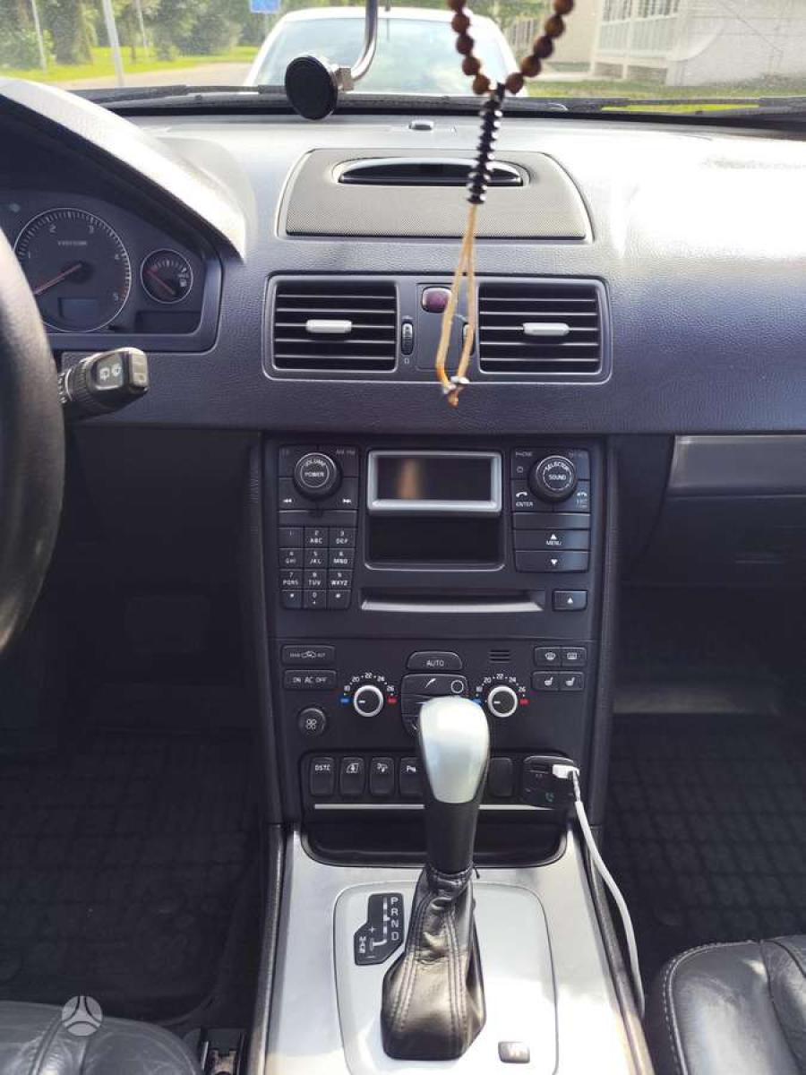 Melns Volvo XC90 2006 Radviliškis, ar dzinēja tilpumu 2.40 L un nobraukumu 300 tūkst. km par 5500 €, foto 14 vietnē AUTOMOTO.COM.LV