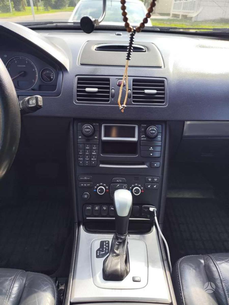 Melns Volvo XC90 2006 Radviliškis, ar dzinēja tilpumu 2.40 L un nobraukumu 300 tūkst. km par 5500 €, foto 15 vietnē AUTOMOTO.COM.LV