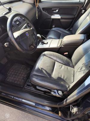 Melns Volvo XC90 2006 Radviliškis, ar dzinēja tilpumu 2.40 L un nobraukumu 300 tūkst. km par 5500 €, foto 21 vietnē AUTOMOTO.COM.LV