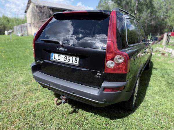 Black Volvo XC90 2006 in Jelgava, with an engine capacity of 2.40 L and mileage of 350 thousand km for 4100 €, photo 3 on AUTOMOTO.COM.LV