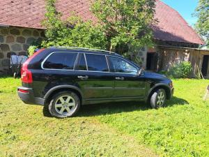 Melns Volvo XC90 2006 Preiļi, ar dzinēja tilpumu 2.40 L un nobraukumu 497 tūkst. km par 3700 €, foto 3 vietnē AUTOMOTO.COM.LV