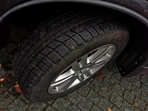 Melns Volvo XC90 2006 Rīga, ar dzinēja tilpumu 2.40 L un nobraukumu 385 tūkst. km par 5190 €, foto 2 vietnē AUTOMOTO.COM.LV