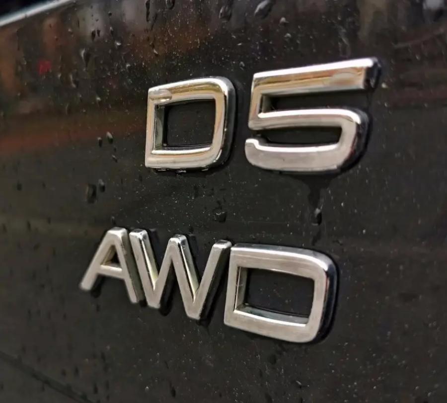 Black Volvo XC90 2006 in Riga, with an engine capacity of 2.40 L and mileage of 385 thousand km for 5190 €, photo 15 on AUTOMOTO.COM.LV