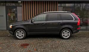 Black Volvo XC90 2006 in Riga, with an engine capacity of 2.40 L and mileage of 385 thousand km for 5190 €, photo 20 on AUTOMOTO.COM.LV