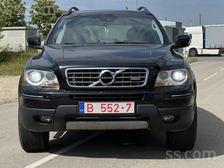 Melns Volvo XC90 2006 Rēzekne, ar dzinēja tilpumu 2.40 L un nobraukumu 352 tūkst. km par 7790 €, foto 1 vietnē AUTOMOTO.COM.LV