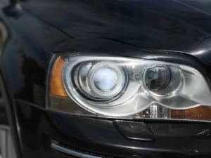 Black Volvo XC90 2006 in Rezekne, with an engine capacity of 2.40 L and mileage of 352 thousand km for 7790 €, photo 8 on AUTOMOTO.COM.LV