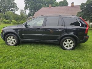 Melns Volvo XC90 2006 Valmiera, ar dzinēja tilpumu 2.40 L un nobraukumu 445 tūkst. km par 2000 €, foto 4 vietnē AUTOMOTO.COM.LV
