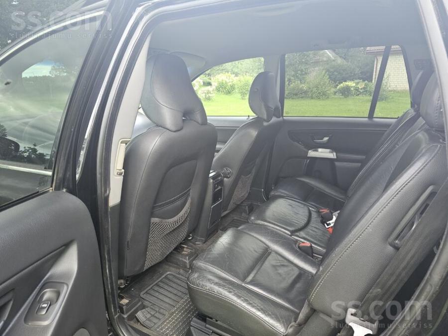 Melns Volvo XC90 2006 Valmiera, ar dzinēja tilpumu 2.40 L un nobraukumu 445 tūkst. km par 2000 €, foto 6 vietnē AUTOMOTO.COM.LV