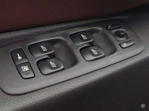 Melns Volvo XC90 2006 Viļņa, ar dzinēja tilpumu 2.40 L un nobraukumu 261 tūkst. km par 6999 €, foto 15 vietnē AUTOMOTO.COM.LV