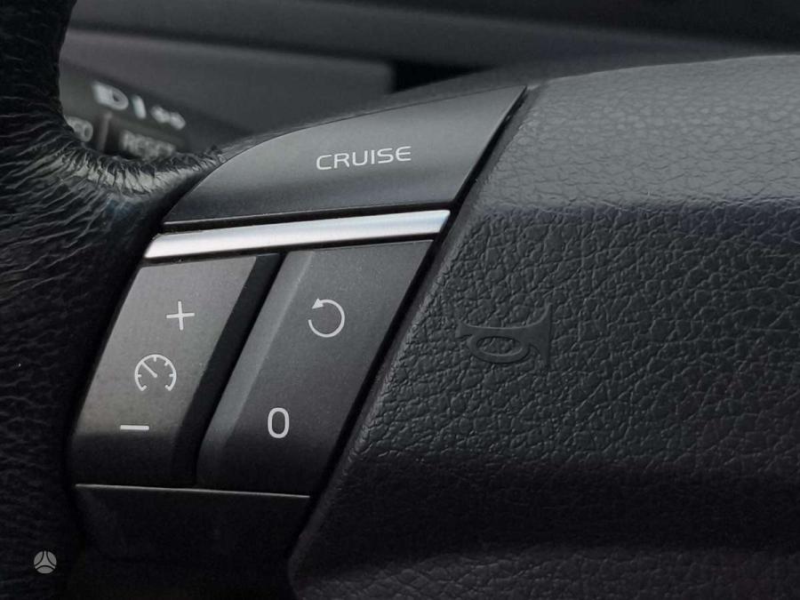 Melns Volvo XC90 2006 Viļņa, ar dzinēja tilpumu 2.40 L un nobraukumu 261 tūkst. km par 6999 €, foto 16 vietnē AUTOMOTO.COM.LV