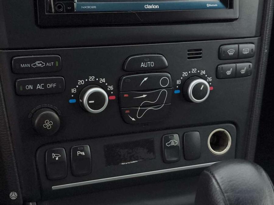 Melns Volvo XC90 2006 Viļņa, ar dzinēja tilpumu 2.40 L un nobraukumu 261 tūkst. km par 6999 €, foto 18 vietnē AUTOMOTO.COM.LV