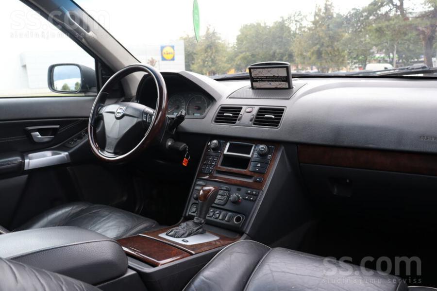 Melns Volvo XC90 2006 Rīga, ar dzinēja tilpumu 2.40 L un nobraukumu 331 tūkst. km par 2890 €, foto 11 vietnē AUTOMOTO.COM.LV