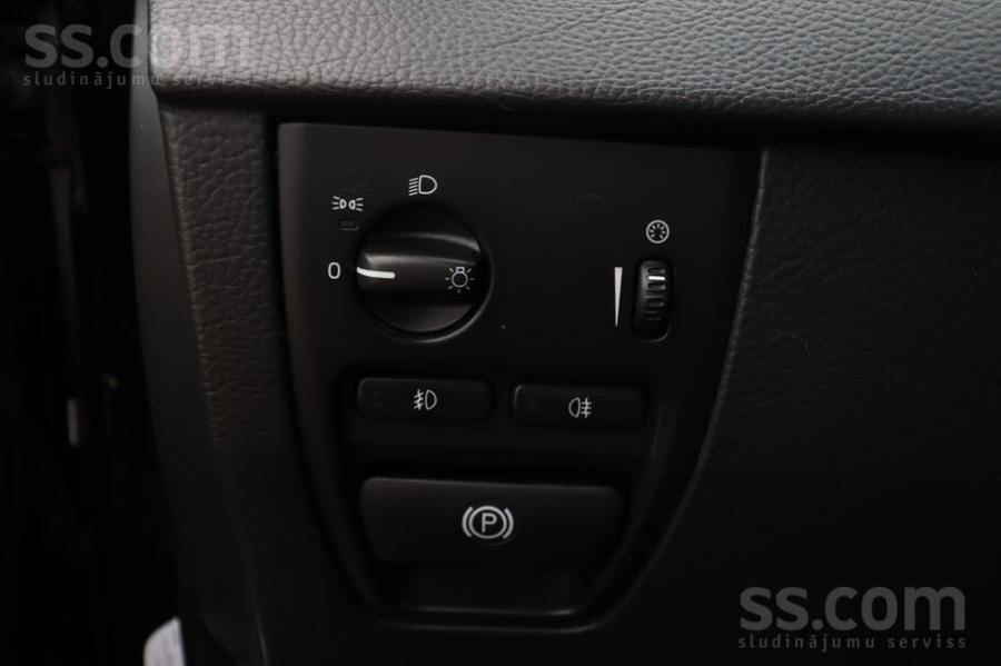 Melns Volvo XC90 2006 Rīga, ar dzinēja tilpumu 2.40 L un nobraukumu 331 tūkst. km par 2890 €, foto 16 vietnē AUTOMOTO.COM.LV