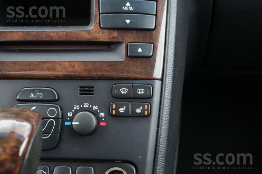 Melns Volvo XC90 2006 Rīga, ar dzinēja tilpumu 2.40 L un nobraukumu 331 tūkst. km par 2890 €, foto 17 vietnē AUTOMOTO.COM.LV