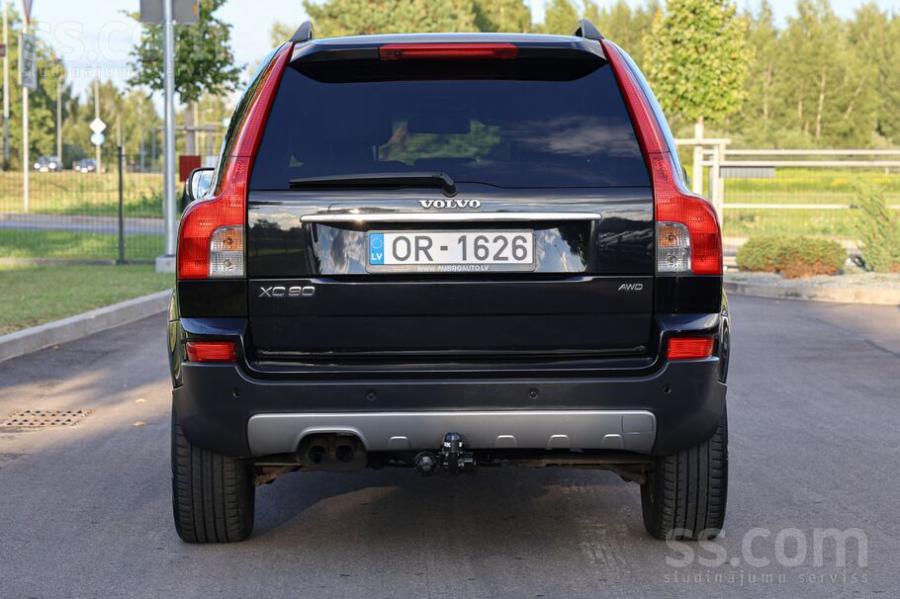 Black Volvo XC90 2006 in Jelgava, with an engine capacity of 2.40 L and mileage of 0 thousand km for 7500 €, photo 6 on AUTOMOTO.COM.LV