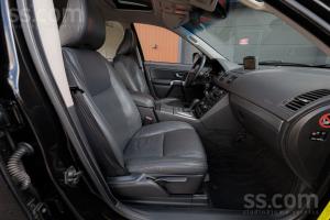 Black Volvo XC90 2006 in Jelgava, with an engine capacity of 2.40 L and mileage of 0 thousand km for 7500 €, photo 13 on AUTOMOTO.COM.LV