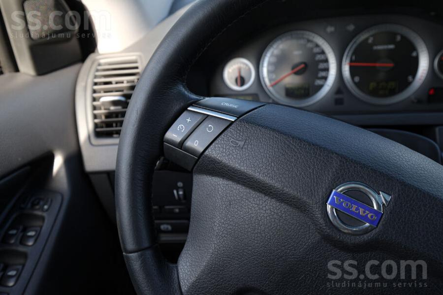 Black Volvo XC90 2006 in Jelgava, with an engine capacity of 2.40 L and mileage of 0 thousand km for 7500 €, photo 23 on AUTOMOTO.COM.LV