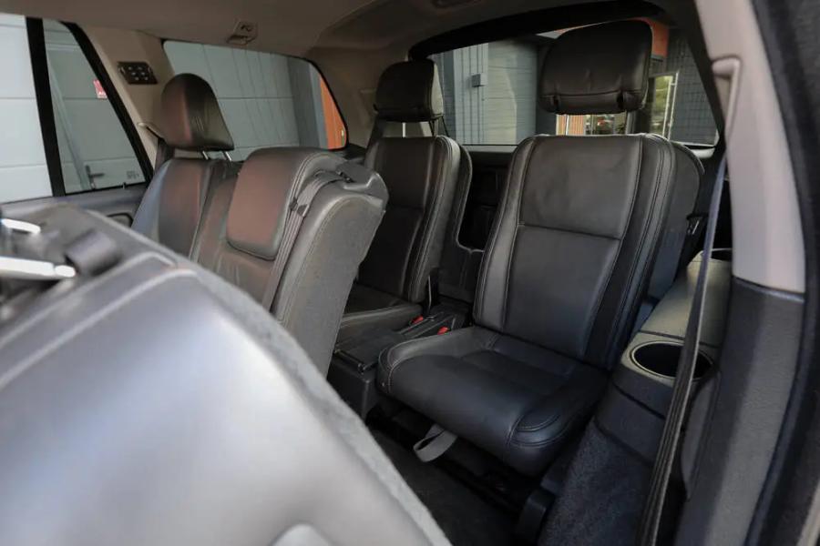Black Volvo XC90 2006 in Jelgava, with an engine capacity of 2.40 L and mileage of 288 thousand km for 7500 €, photo 27 on AUTOMOTO.COM.LV