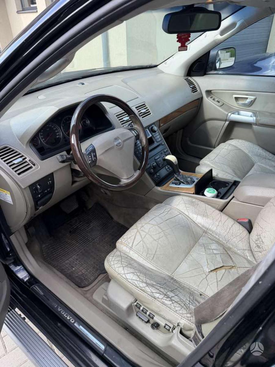 Melns Volvo XC90 2006 Kauņa, ar dzinēja tilpumu 2.92 L un nobraukumu 300 tūkst. km par 1350 €, foto 11 vietnē AUTOMOTO.COM.LV