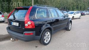 Black Volvo XC90 2006 in Riga, with an engine capacity of 2.40 L and mileage of 430 thousand km for 2100 €, photo 5 on AUTOMOTO.COM.LV