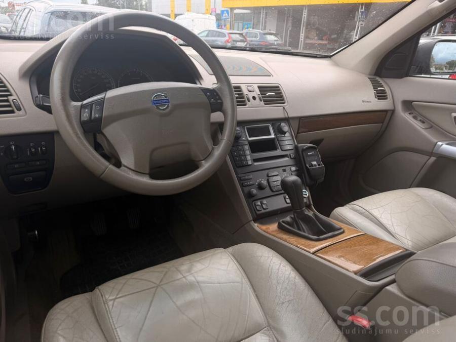 Melns Volvo XC90 2006 Rīga, ar dzinēja tilpumu 2.40 L un nobraukumu 272 tūkst. km par 4200 €, foto 10 vietnē AUTOMOTO.COM.LV