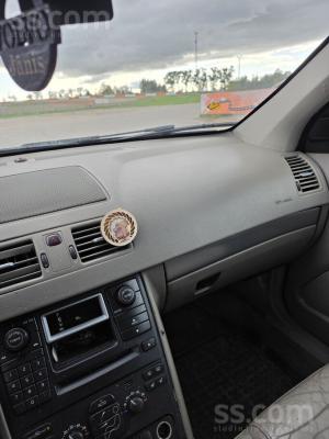 Melns Volvo XC90 2006 Bauska, ar dzinēja tilpumu 2.40 L un nobraukumu 334 tūkst. km par 2950 €, foto  vietnē AUTOMOTO.COM.LV