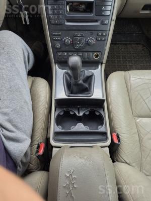 Melns Volvo XC90 2006 Bauska, ar dzinēja tilpumu 2.40 L un nobraukumu 334 tūkst. km par 2950 €, foto 3 vietnē AUTOMOTO.COM.LV