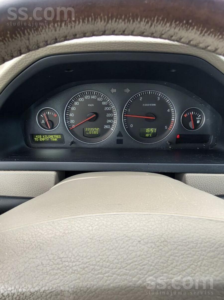 Melns Volvo XC90 2006 Bauska, ar dzinēja tilpumu 2.40 L un nobraukumu 334 tūkst. km par 2950 €, foto 4 vietnē AUTOMOTO.COM.LV