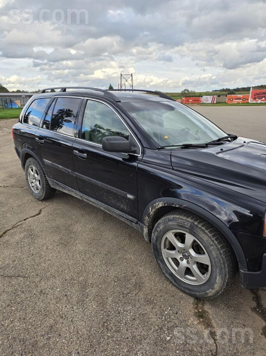 Melns Volvo XC90 2006 Bauska, ar dzinēja tilpumu 2.40 L un nobraukumu 334 tūkst. km par 2950 €, foto 9 vietnē AUTOMOTO.COM.LV