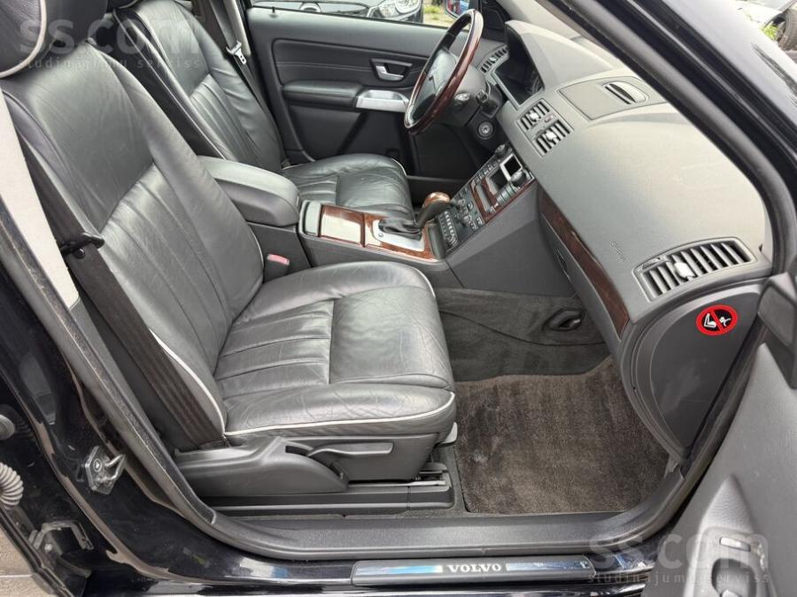 Melns Volvo XC90 2006 Rīga, ar dzinēja tilpumu 2.40 L un nobraukumu 285 tūkst. km par 5780 €, foto 13 vietnē AUTOMOTO.COM.LV