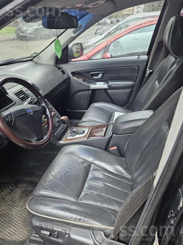 Melns Volvo XC90 2006 Rīga, ar dzinēja tilpumu 2.40 L un nobraukumu 332 tūkst. km par 3000 €, foto 8 vietnē AUTOMOTO.COM.LV