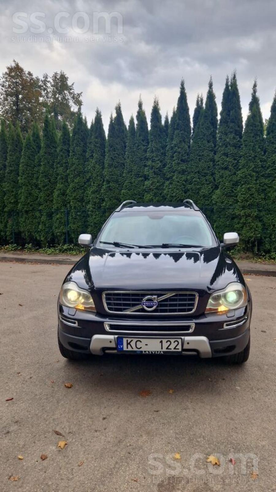 Black Volvo XC90 2006 in Riga, with an engine capacity of 2.40 L and mileage of 310 thousand km for 6900 €, photo 1 on AUTOMOTO.COM.LV