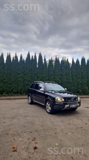 Black Volvo XC90 2006 in Riga, with an engine capacity of 2.40 L and mileage of 310 thousand km for 6900 €, photo 4 on AUTOMOTO.COM.LV